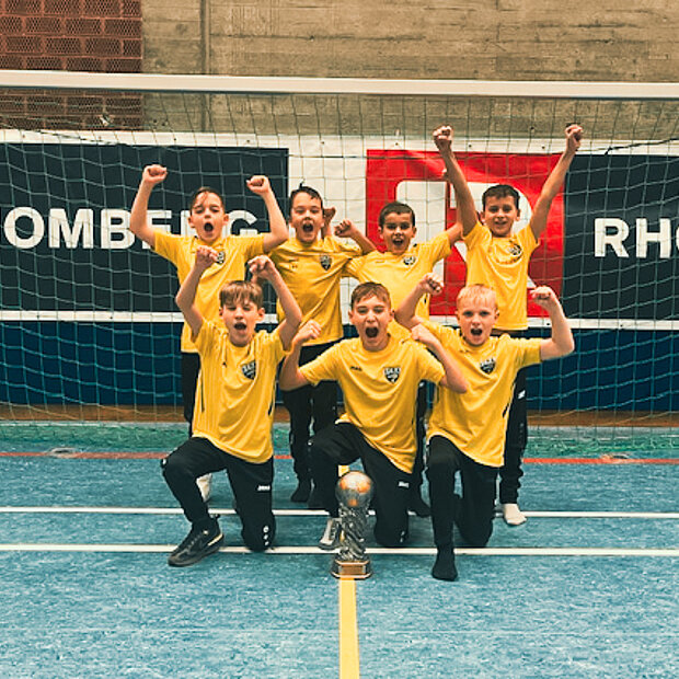 SCHWARZufWIEß: Erfolgreiche SCRA-Teams bei Hallenturnieren